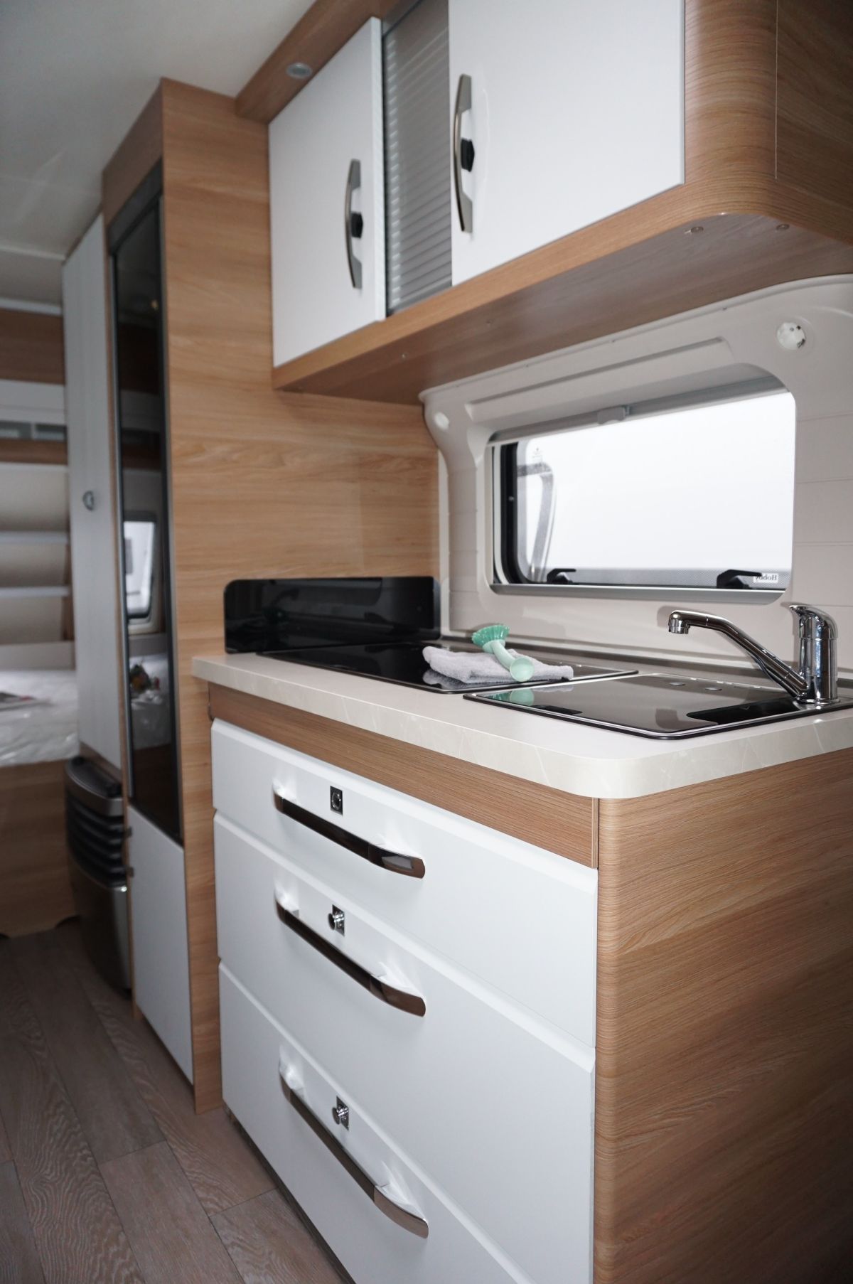 Nieuw - Box Caravans